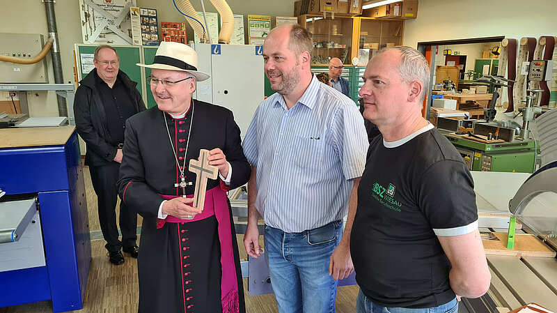 Bischof Voderholzer besucht das Berufliche Schulzentrum Wiesau